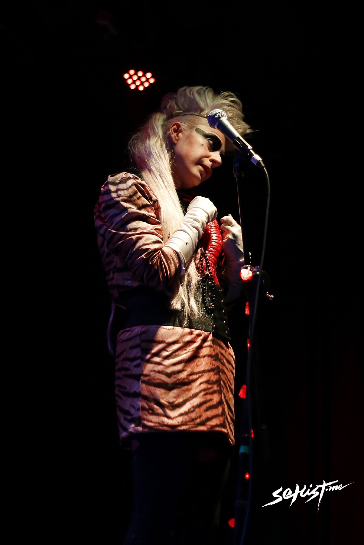 La oscura complicidad de Selofan