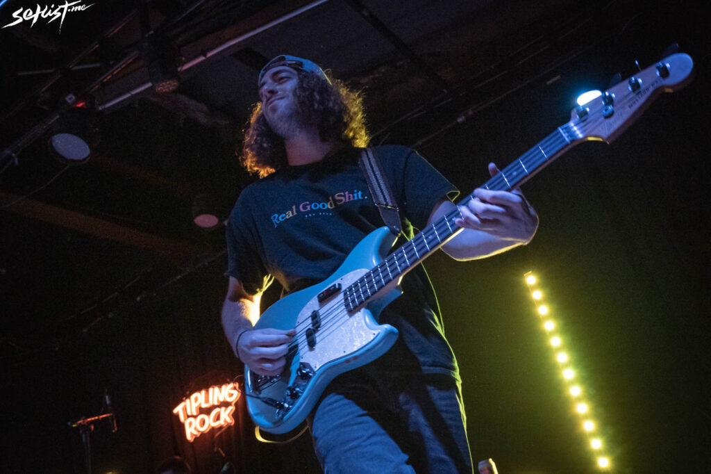Tipling Rock trae el sol, la playa y la arena al Foro Independencia