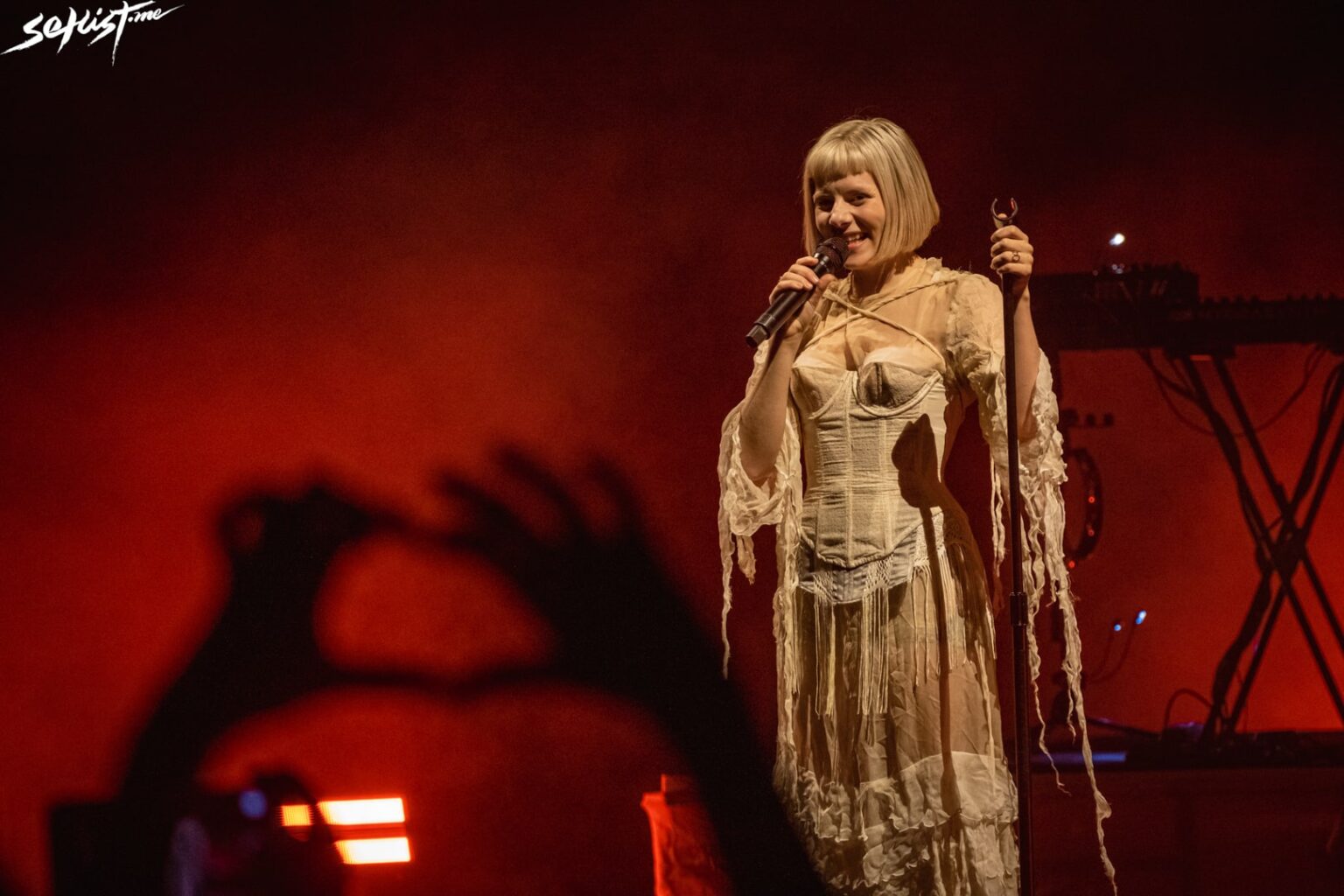 Aurora en México | Así comenzó su gira por México 🇲🇽