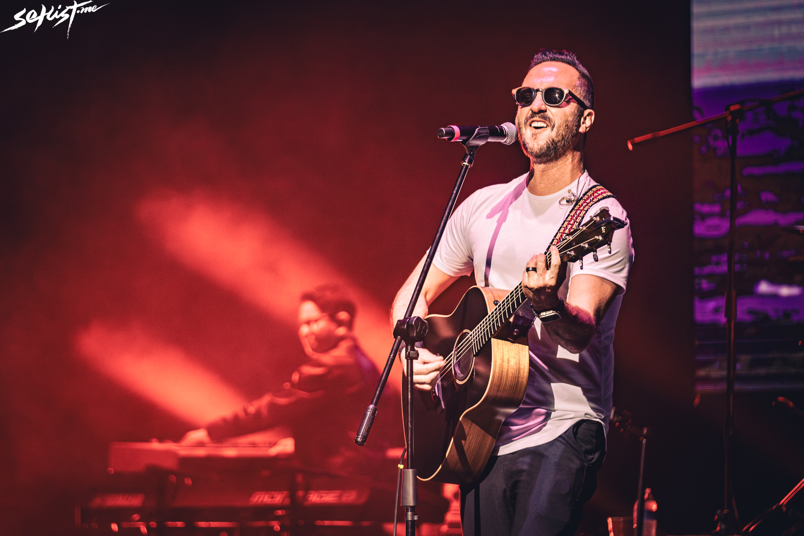 Letras de amor y calidez con Los Claxons en Guadalajara